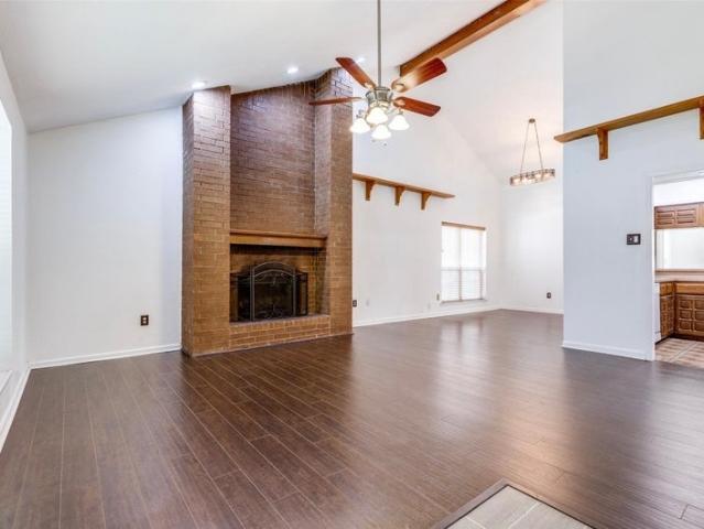 Rooms for rent with furnished kitchen and living