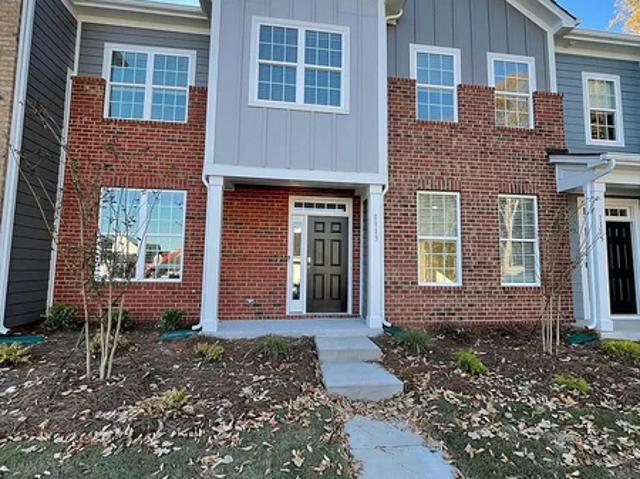Rooms for rent in this brand new home with an open floor plan, spacious back yard, and more. Includes updated bathrooms and kitchen, and is also pet friendly.