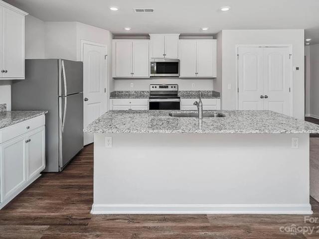 Rooms for rent in this two story 4 bed, 2.5 bath home. The open floor plan allows you to move easily from the kitchen to the breakfast area and large living room.
