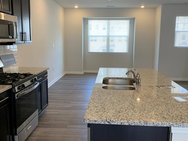 Rooms for rent in brand new 3 story 3bed 3.