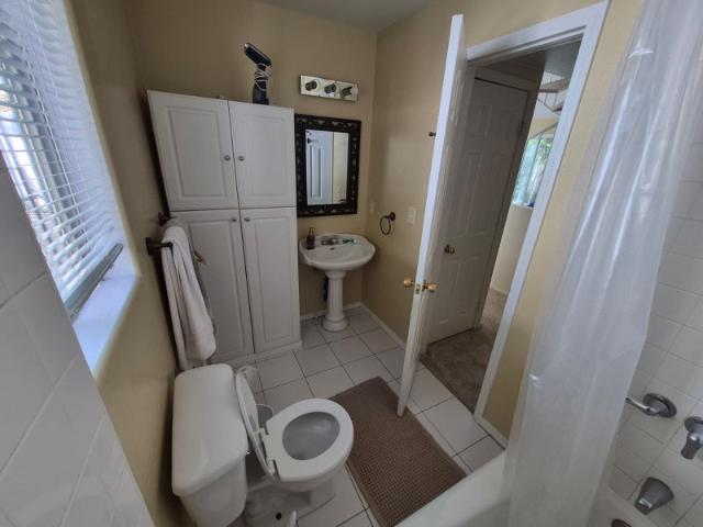 Rooms for rent in peaceful Silverado