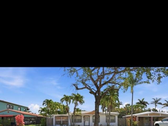 Rooms for rent in poinsettia heights