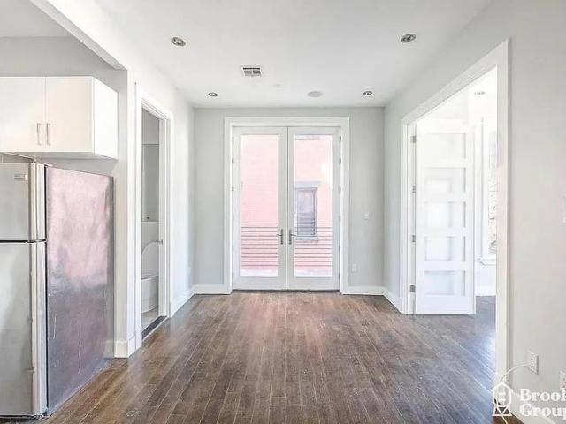 Rooms for rent in prime location