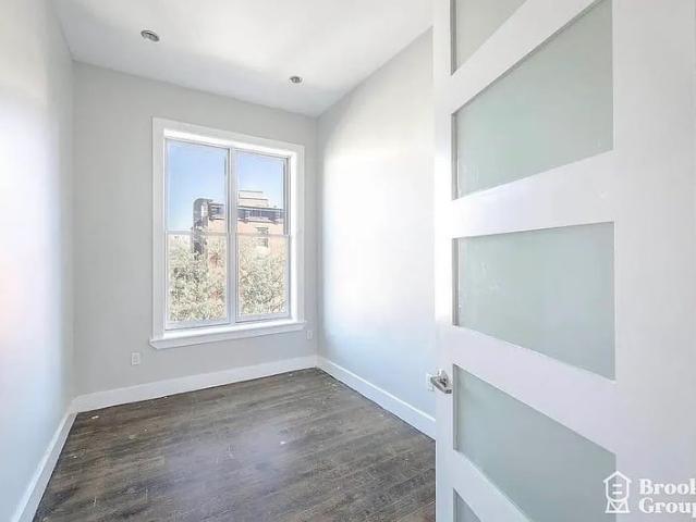 Rooms for rent in prime location