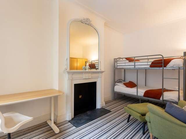 Rooms for rent in Residence in Earl's Court, London