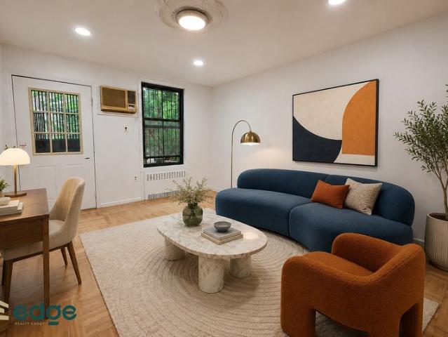 Rooms for rent on 384 S 5th Williamsburg