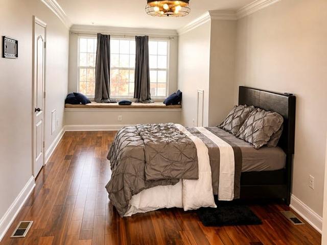 Rooms in townhouse to rent