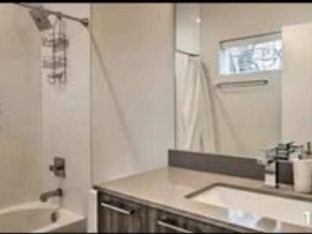 Rooms in Midtown  metro rail
