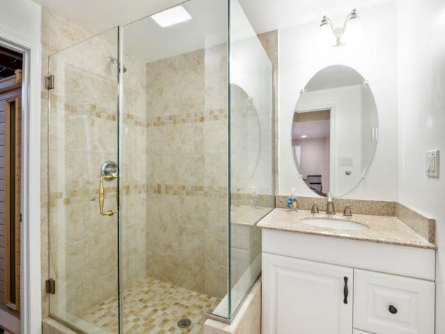 Rooms in shared house with private or shared baths