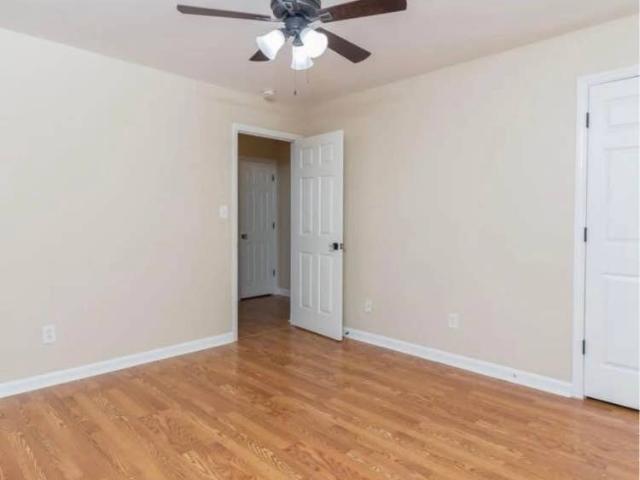 Room+private bath 10m1ns from NCSU