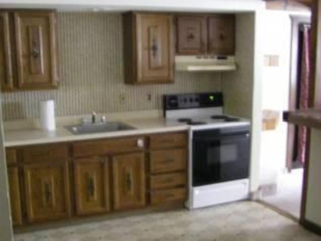 ROOMY 2 BR ROUTE 590 LAKEVILLE