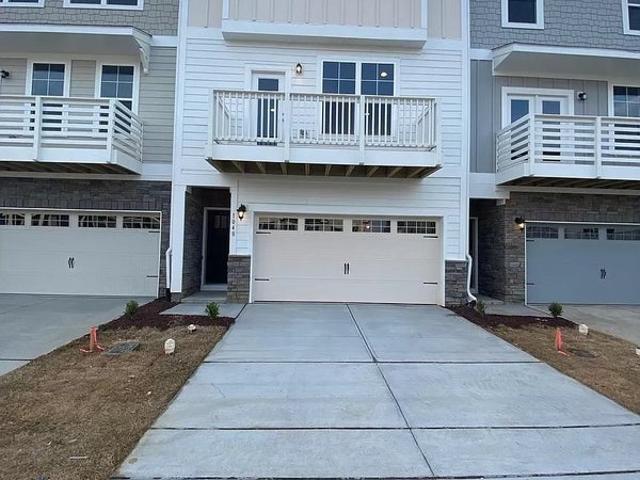 Roomy abode in Apex