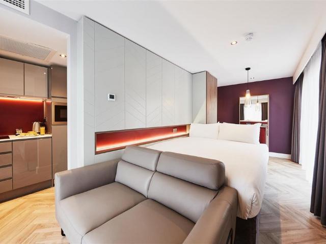 Roomzzz Newcastle City Neo Clavering. 1 bed flat to rent £1,800 pcm £415 pw