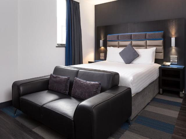 Roomzzz Chester City Smart Studio Chester, Chester CH1, 1 bed flat to rent, £2,500 pcm | PrimeLocation