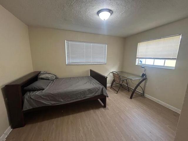Roon for rent