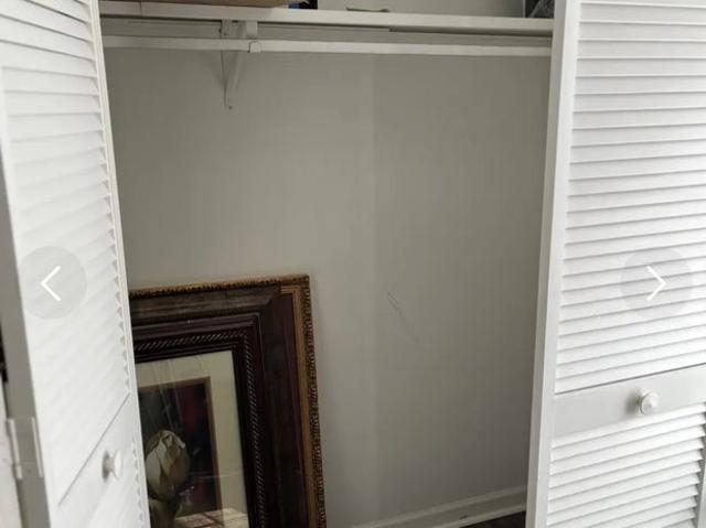 Rooom for rent in unit