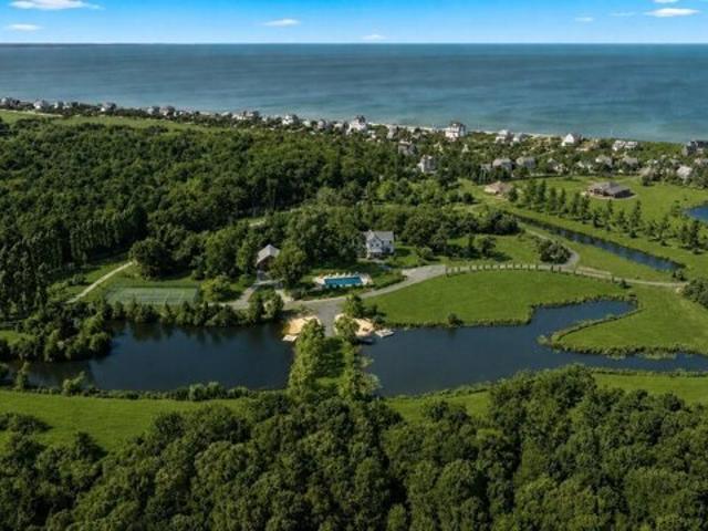 Roos Rd, East Sandwich, Home For Sale