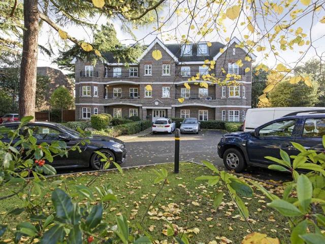 Roosevelt Court, 84A Augustus Road, Southfield SW19, 2 bed flat to rent, £2,500 pcm | PrimeLocation