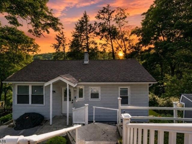 Roosevelt Ave, Jefferson Township, Home For Sale