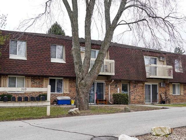 Roosevelt Gardens 1 Bedroom Apartment for Rent at 209 Roosevelt Dr, West Bend, WI 53090