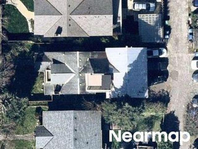 Roosevelt Way NE