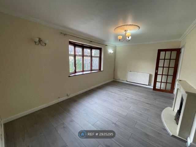 Roosevelt Way, Dagenham RM10, 3 bed end terrace house to rent, £2,000 pcm | PrimeLocation