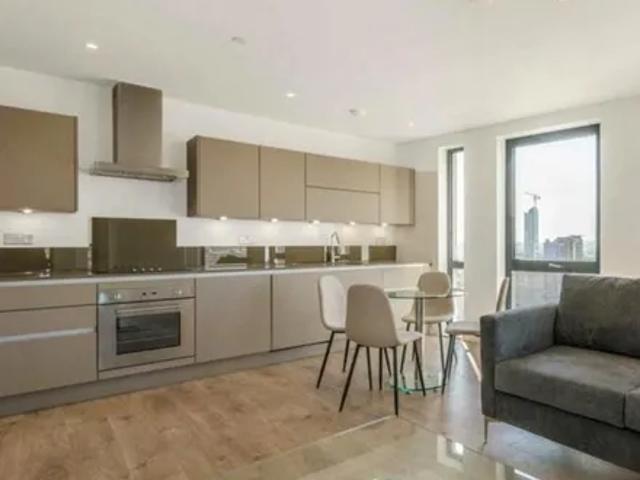 Roosevelt Tower, 18 Williamsburg Plaza, London, E14 9NW, United Kingdom | 2 bed house for rent #167887100 | Rentberry