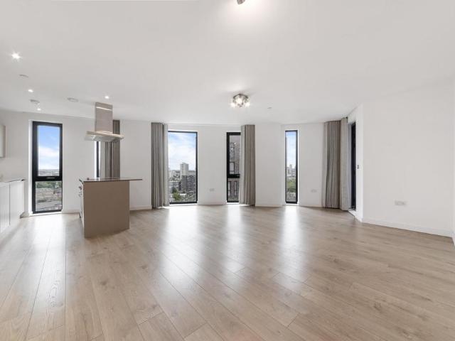 Roosevelt Tower, Williamsburg Plaza. 2 bed apartment to rent £2,704 pcm £624 pw