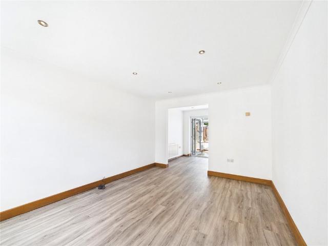 Roach Vale, Colchester, CO4 3YN