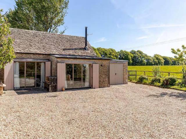 Road From Foxley Cottages To Disused. 2 bed house to rent £2,650 pcm £612 pw