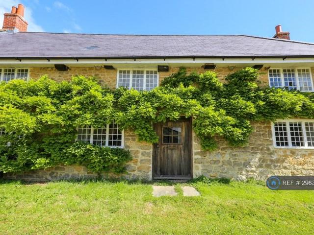 Road To Melplash Court, Melplash. 4 bed detached house to rent £2,650 pcm £612 pw