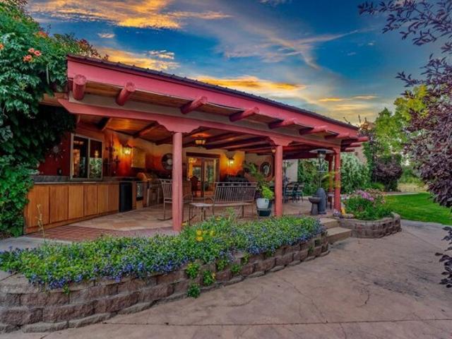 Road Unit Las, Aztec, Home For Sale