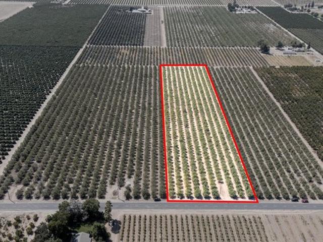 Road # 68, Dinuba, CA 93618