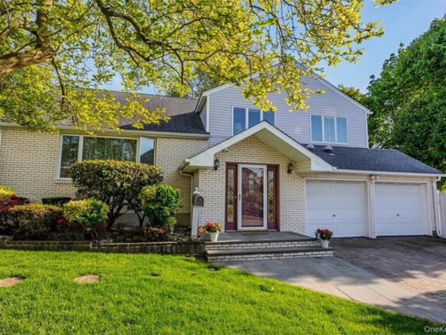 Robert Cir, Syosset, Home For Sale