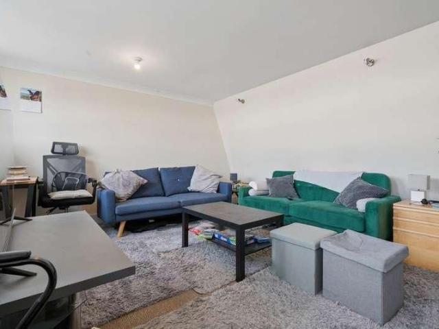 Robert Burns Mews, Mayall Road, Herne Hill, SE24