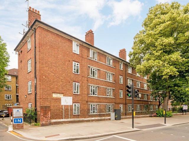 Robert Owen House, Bishops Park SW6, 2 bed flat to rent, £2,600 pcm | PrimeLocation