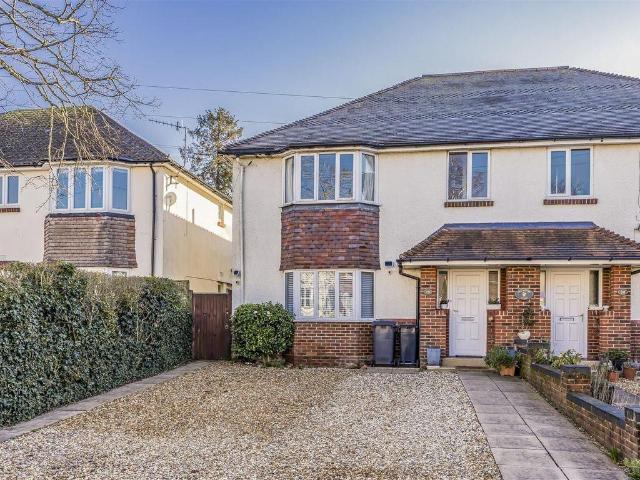 Robert Louis Stevenson Avenue. 2 bed ground floor flat to rent £1,450 pcm £335 pw