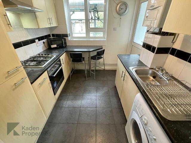 Robert Street, Ucl/Regents Park NW1, 3 bed flat to rent, £3,943 pcm | PrimeLocation
