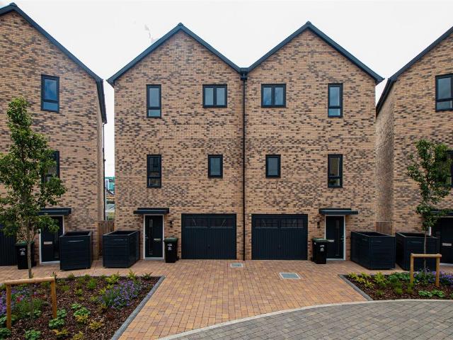 Robert Ratcliffe Close, Ipswich IP1, 2 bed property to rent, £1,485 pcm | PrimeLocation