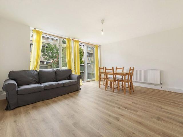 Roberta Street, London E2, 3 bed maisonette to rent, £3,000 pcm | PrimeLocation