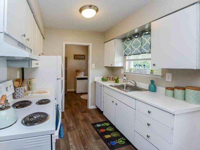 Roberts Mill Apartments and Townhomes 1 Bedroom Apartment for Rent at 31 S Church Rd, Maple Shade, NJ 08052