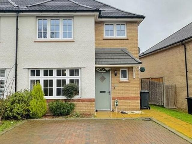 Roberts Lane, Ebbsfleet Valley. 3 bed semi detached house to rent £2,300 pcm £531 pw