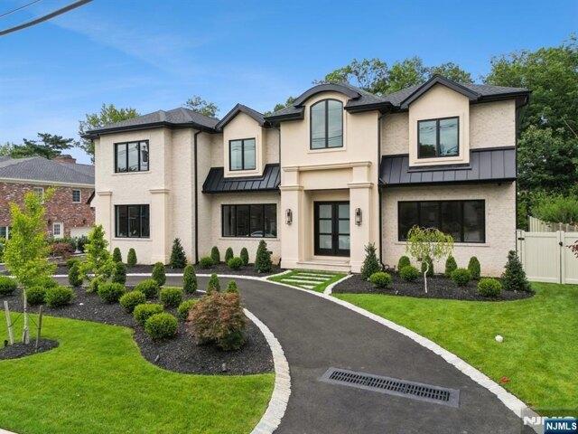 Roberts Rd, Englewood Cliffs, Home For Sale