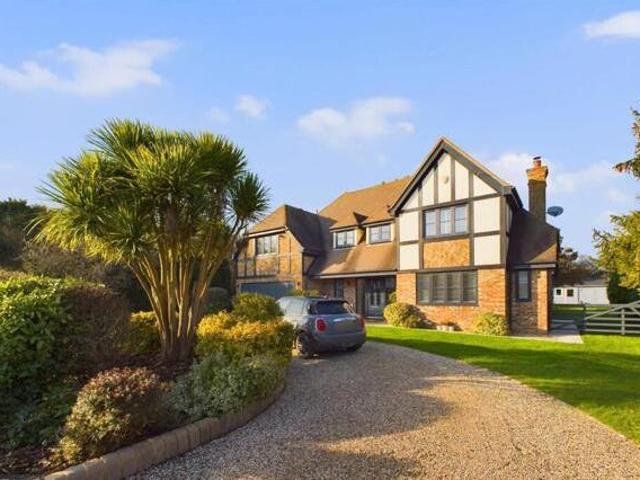 Roberts Road, North Fambridge, 5 Bedroom House