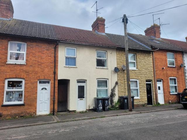 Roberts Street, Rushden NN10, 3 bed terraced house to rent, £995 pcm | PrimeLocation