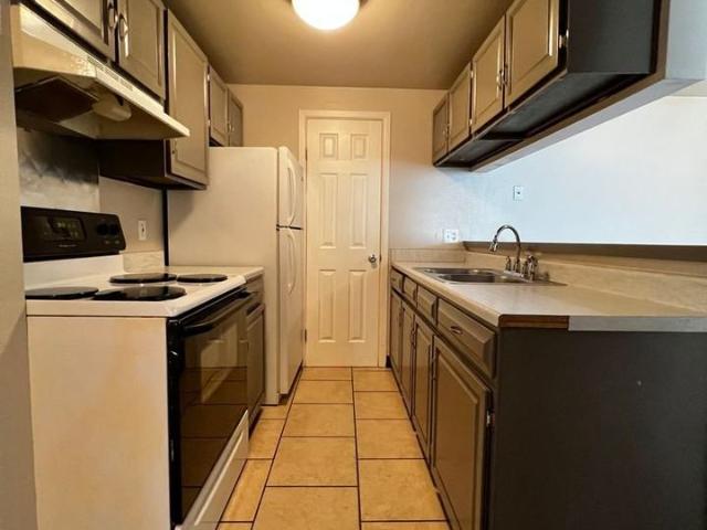 Robertson1001 KC JF NB 1 Bedroom Apartment for Rent at 1001 Robertson St, Fort Collins, CO 80524 University Acres