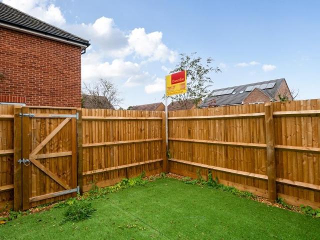Robertson Close, Newbury RG14, 1 bed terraced house to rent, £1,100 pcm | PrimeLocation