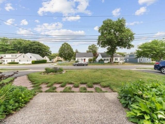 Robertson Ave, Hawthorne, Home For Sale