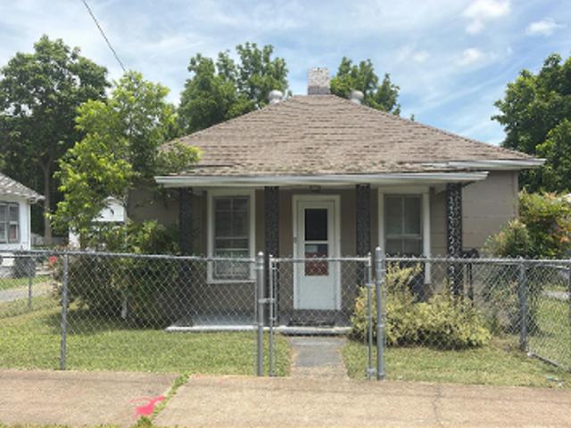 Robertson St