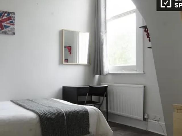 Robertson Street, London, SW8 3TJ, United Kingdom | Room for rent #3426446 | Rentberry